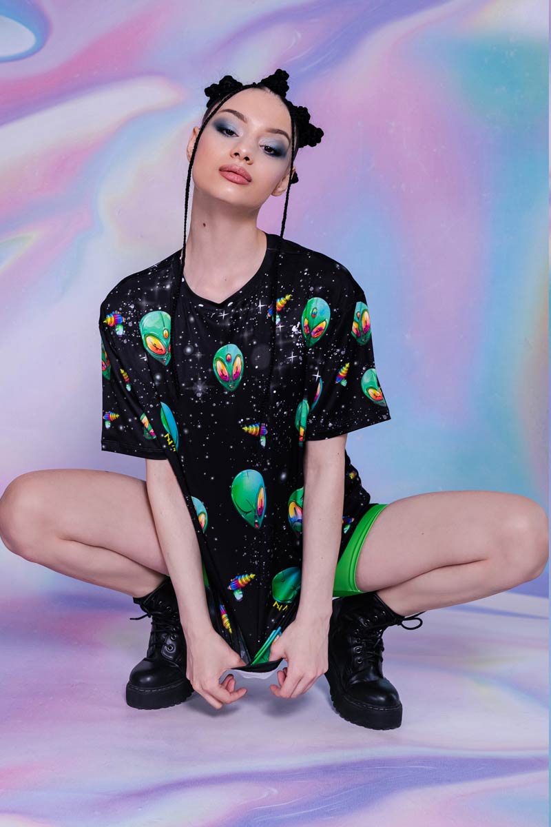 Alien Clothing & Outfits: Tees, Overalls, Shorts | Devil Walking